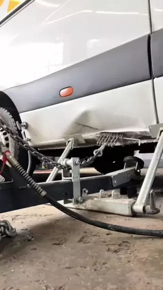 17 Stifte Eine Karotte Und Ein Kabel